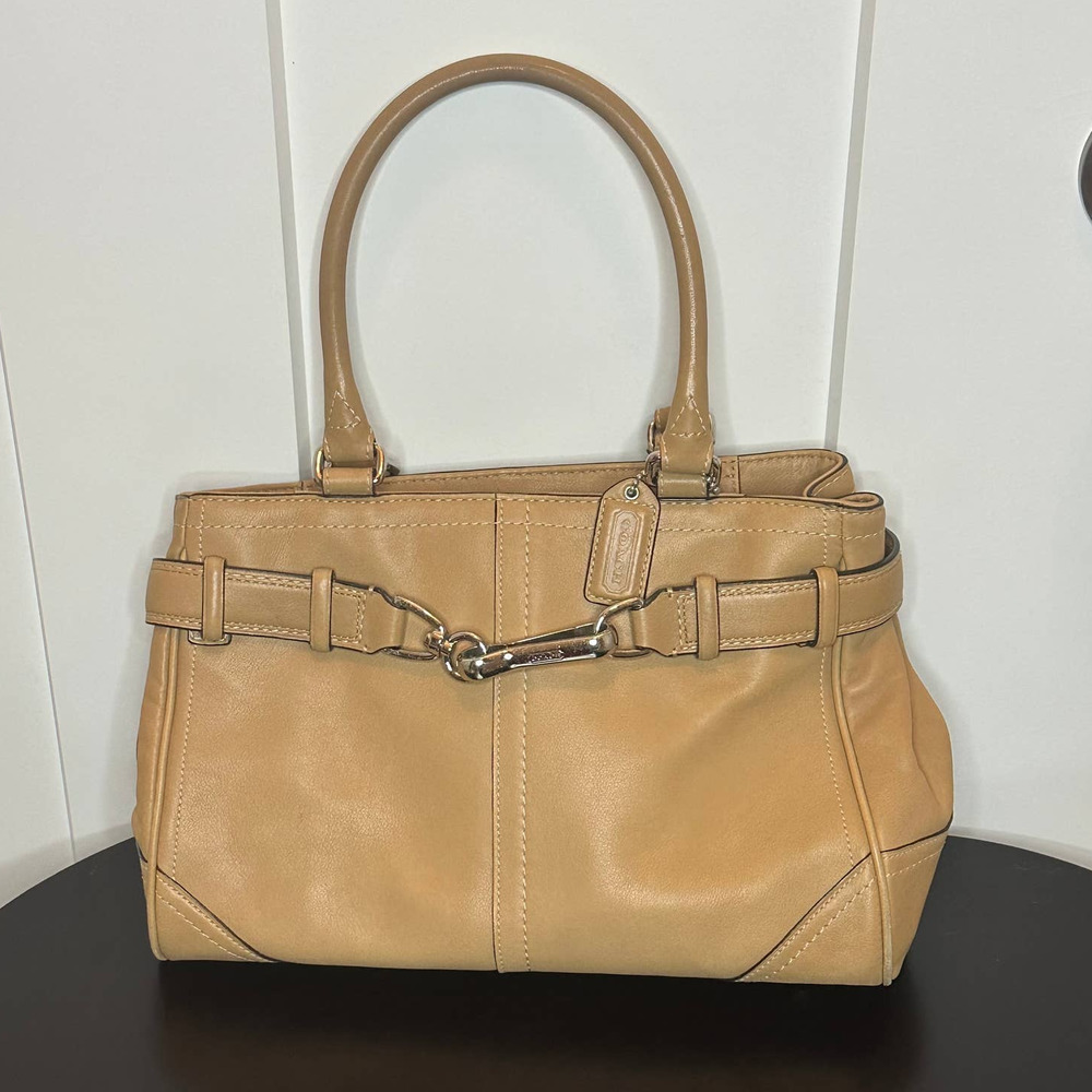 Coach Leather Hamptons Handbag - Gem